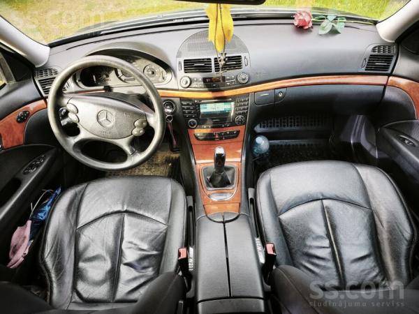 Серый Мерседес E 220 2007 в Тукумс, объемом двигателя 2.20 л и пробегом 315 тыс. км за 3000 €, фото 5 на AUTOMOTO.COM.LV