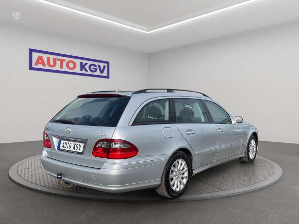 Pelēks Mercedes-Benz E 220 2008 Viļņa, ar dzinēja tilpumu 2.20 L un nobraukumu 321 tūkst. km par 4999 €, foto 5 vietnē AUTOMOTO.COM.LV
