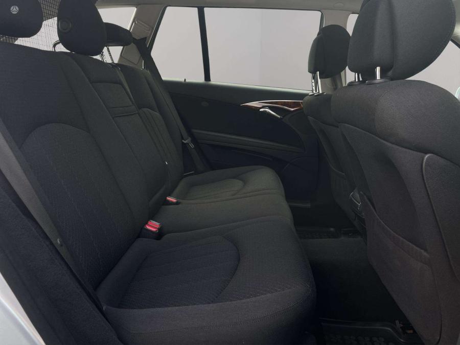 Grey Mercedes-Benz E 220 2008 in Vilnius, with an engine capacity of 2.20 L and mileage of 321 thousand km for 4999 €, photo 11 on AUTOMOTO.COM.LV