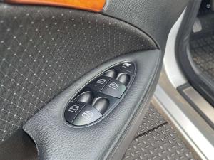 Grey Mercedes-Benz E 220 2008 in Vilnius, with an engine capacity of 2.20 L and mileage of 321 thousand km for 4999 €, photo 15 on AUTOMOTO.COM.LV
