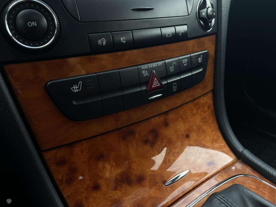 Grey Mercedes-Benz E 220 2008 in Vilnius, with an engine capacity of 2.20 L and mileage of 321 thousand km for 4999 €, photo 20 on AUTOMOTO.COM.LV