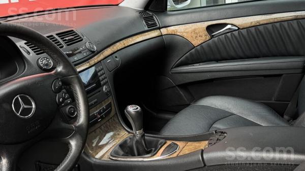 Pelēks Mercedes-Benz E 220 2009 Rīga, ar dzinēja tilpumu 2.20 L un nobraukumu 338 tūkst. km par 3650 €, foto 6 vietnē AUTOMOTO.COM.LV