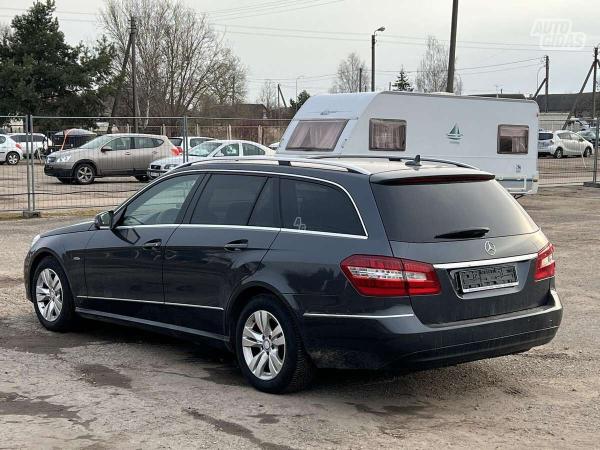 Pelēks Mercedes-Benz E 220 2010 Kėdainiai, ar dzinēja tilpumu 2.20 L un nobraukumu 268 tūkst. km par 5999 €, foto 4 vietnē AUTOMOTO.COM.LV