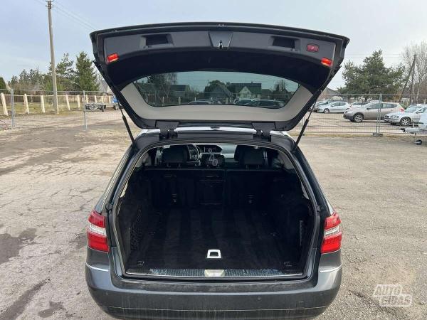 Pelēks Mercedes-Benz E 220 2010 Kėdainiai, ar dzinēja tilpumu 2.20 L un nobraukumu 268 tūkst. km par 5999 €, foto 10 vietnē AUTOMOTO.COM.LV
