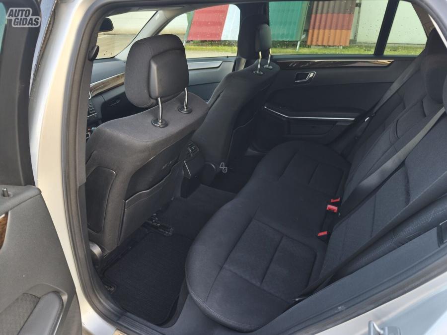 Pelēks Mercedes-Benz E 220 2010 Jurbarkas, ar dzinēja tilpumu 2.20 L un nobraukumu 286 tūkst. km par 4400 €, foto 12 vietnē AUTOMOTO.COM.LV