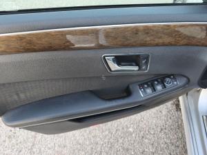 Pelēks Mercedes-Benz E 220 2010 Jurbarkas, ar dzinēja tilpumu 2.20 L un nobraukumu 286 tūkst. km par 4400 €, foto 14 vietnē AUTOMOTO.COM.LV