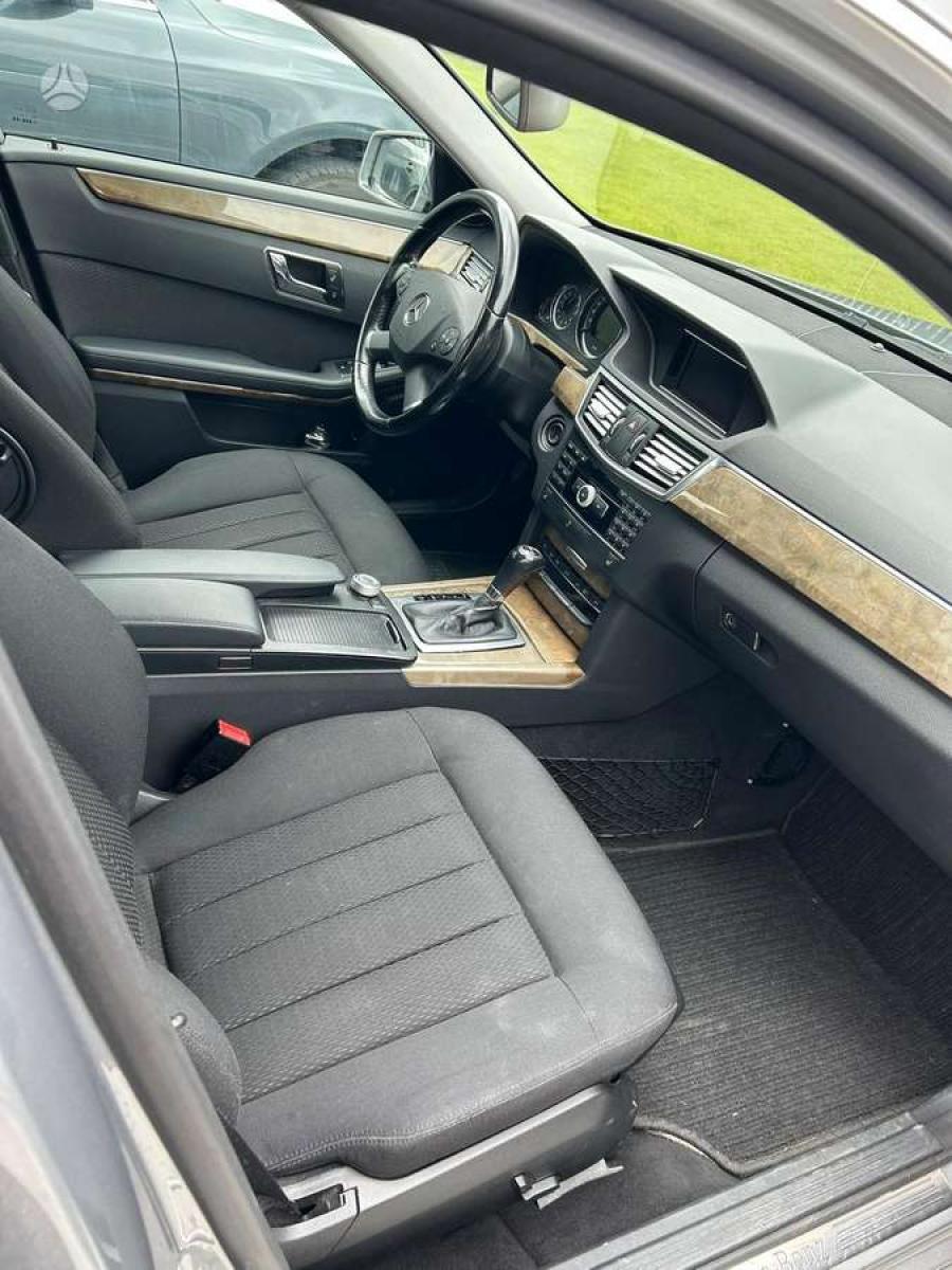 Pelēks Mercedes-Benz E 220 2010 Klaipėda, ar dzinēja tilpumu 2.14 L un nobraukumu 355 tūkst. km par 4300 €, foto 7 vietnē AUTOMOTO.COM.LV
