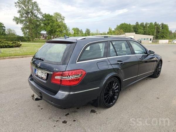 Pelēks Mercedes-Benz E 220 2011 Cēsis, ar dzinēja tilpumu 2.20 L un nobraukumu 327 tūkst. km par 7700 €, foto 5 vietnē AUTOMOTO.COM.LV