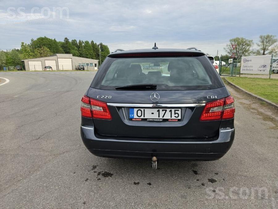 Серый Мерседес E 220 2011 в Цесис, объемом двигателя 2.20 л и пробегом 327 тыс. км за 7700 €, фото 8 на AUTOMOTO.COM.LV