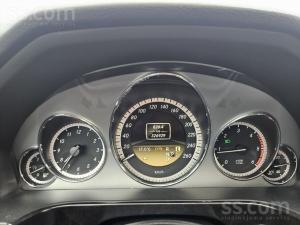 Серый Мерседес E 220 2011 в Цесис, объемом двигателя 2.20 л и пробегом 327 тыс. км за 7700 €, фото 21 на AUTOMOTO.COM.LV
