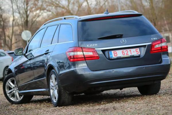 Pelēks Mercedes-Benz E 220 2011 Rīga, ar dzinēja tilpumu 2.20 L un nobraukumu 290 tūkst. km par 7990 €, foto 4 vietnē AUTOMOTO.COM.LV