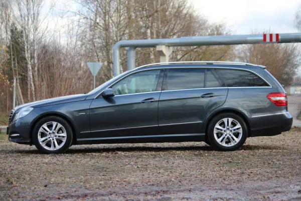 Pelēks Mercedes-Benz E 220 2011 Rīga, ar dzinēja tilpumu 2.20 L un nobraukumu 290 tūkst. km par 7990 €, foto 5 vietnē AUTOMOTO.COM.LV