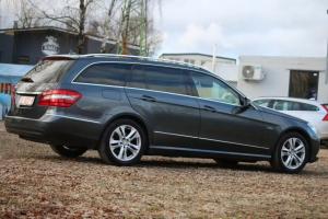 Серый Мерседес E 220 2011 в Рига, объемом двигателя 2.20 л и пробегом 290 тыс. км за 7990 €, фото 7 на AUTOMOTO.COM.LV