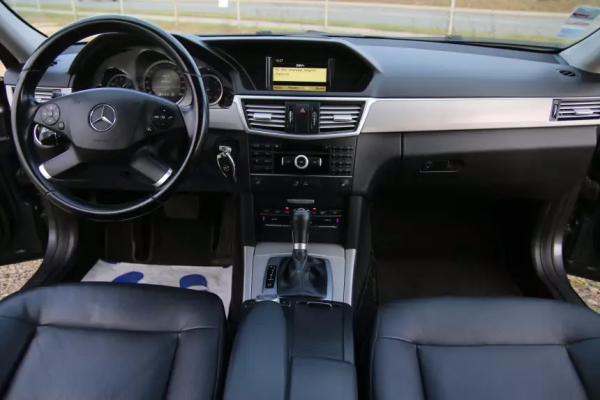 Pelēks Mercedes-Benz E 220 2011 Rīga, ar dzinēja tilpumu 2.20 L un nobraukumu 290 tūkst. km par 7990 €, foto 10 vietnē AUTOMOTO.COM.LV