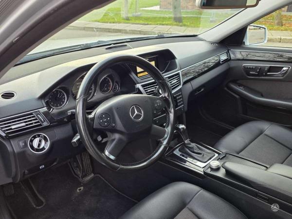 Pelēks Mercedes-Benz E 220 2011 Klaipėda, ar dzinēja tilpumu 2.14 L un nobraukumu 340 tūkst. km par 4000 €, foto 8 vietnē AUTOMOTO.COM.LV