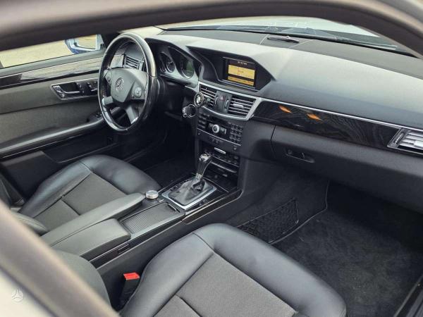 Pelēks Mercedes-Benz E 220 2011 Klaipėda, ar dzinēja tilpumu 2.14 L un nobraukumu 340 tūkst. km par 4000 €, foto 9 vietnē AUTOMOTO.COM.LV