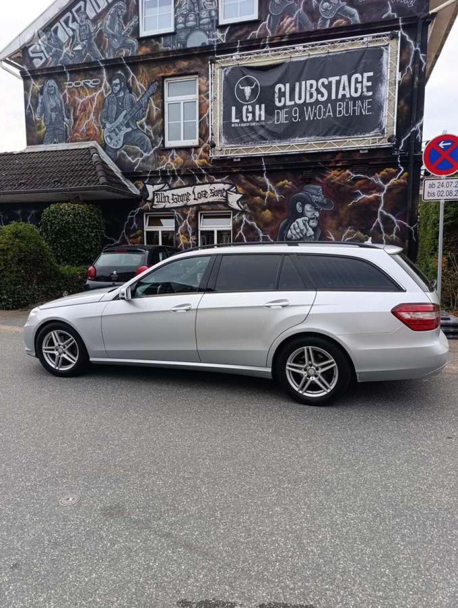Grey Mercedes-Benz E 220 2011 in Silale, with an engine capacity of 2.10 L and mileage of 341 thousand km for 3700 €, photo 1 on AUTOMOTO.COM.LV