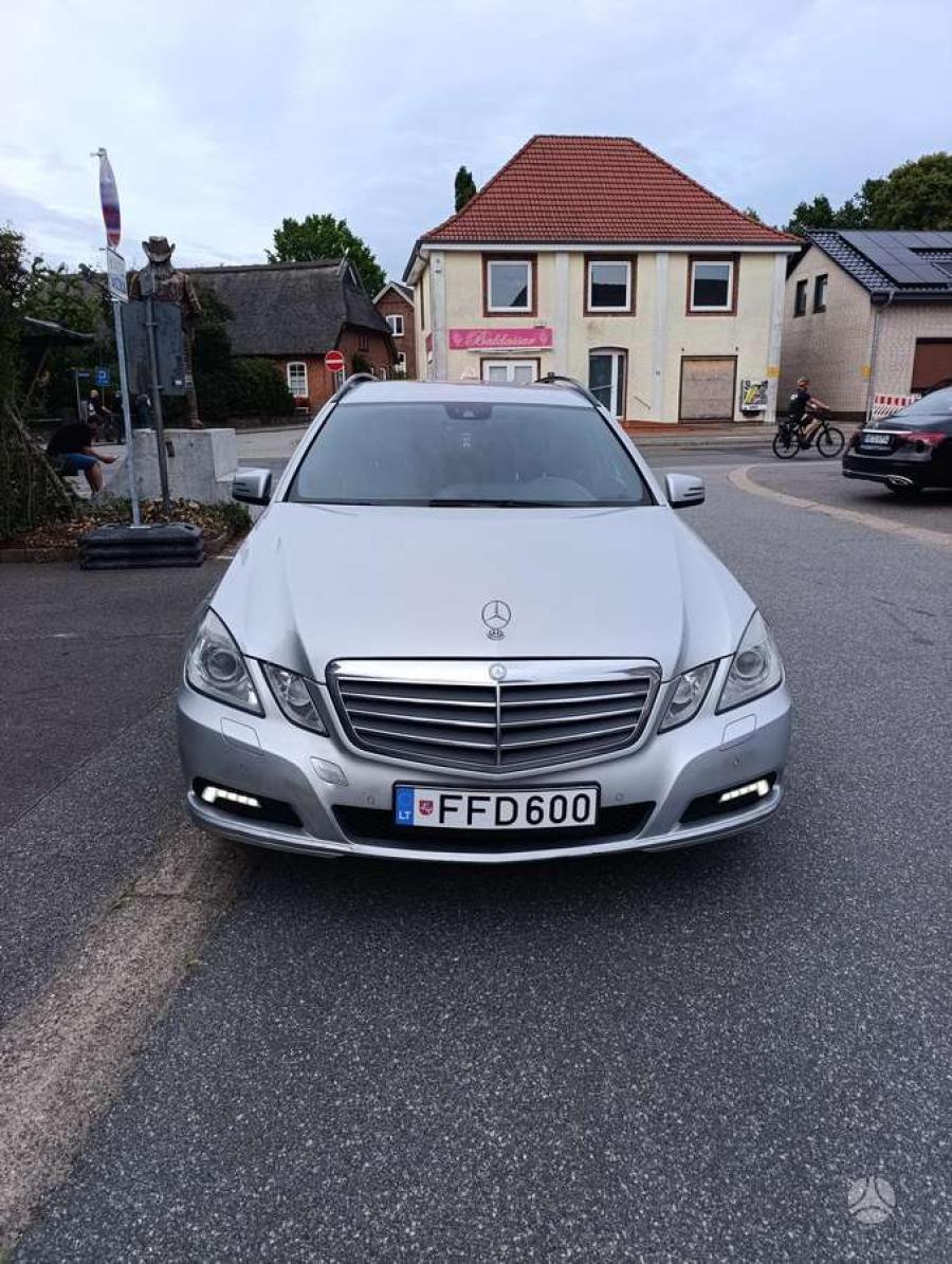 Grey Mercedes-Benz E 220 2011 in Silale, with an engine capacity of 2.10 L and mileage of 341 thousand km for 3700 €, photo 5 on AUTOMOTO.COM.LV