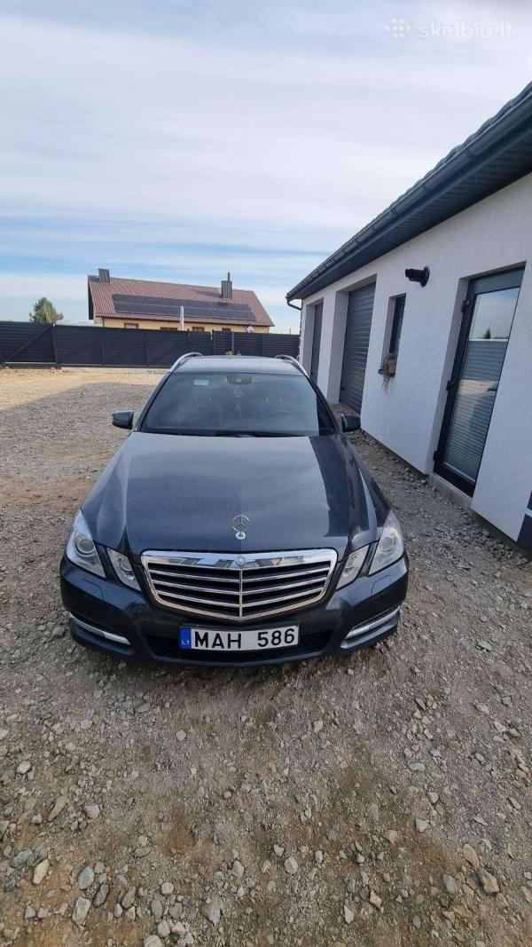 Grey Mercedes-Benz E 220 2011 in Mazeikiai, with an engine capacity of 2.20 L and mileage of 315 thousand km for 6000 €, photo 1 on AUTOMOTO.COM.LV