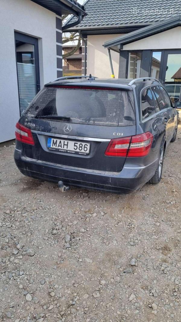 Grey Mercedes-Benz E 220 2011 in Mazeikiai, with an engine capacity of 2.20 L and mileage of 315 thousand km for 6000 €, photo 2 on AUTOMOTO.COM.LV