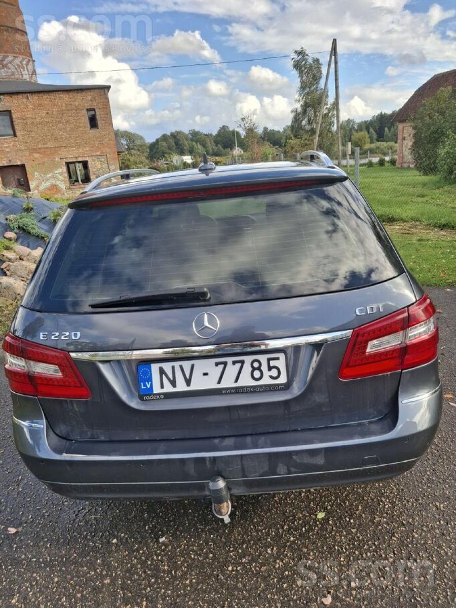 Grey Mercedes-Benz E 220 2011 in Bauska, with an engine capacity of 2.20 L and mileage of 517 thousand km for 5500 €, photo 5 on AUTOMOTO.COM.LV