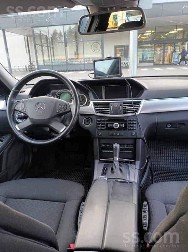 Grey Mercedes-Benz E 220 2011 in Jurmala, with an engine capacity of 2.20 L and mileage of 291 thousand km for 5900 €, photo 6 on AUTOMOTO.COM.LV