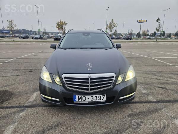 Grey Mercedes-Benz E 220 2011 in Riga, with an engine capacity of 2.20 L and mileage of 390 thousand km for 5500 €, photo 3 on AUTOMOTO.COM.LV