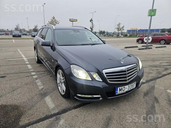 Grey Mercedes-Benz E 220 2011 in Riga, with an engine capacity of 2.20 L and mileage of 390 thousand km for 5500 €, photo 4 on AUTOMOTO.COM.LV