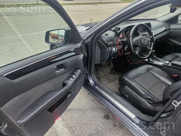 Grey Mercedes-Benz E 220 2011 in Riga, with an engine capacity of 2.20 L and mileage of 390 thousand km for 5500 €, photo 11 on AUTOMOTO.COM.LV
