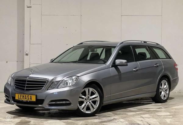 Grey Mercedes-Benz E 220 2012 in Klaipeda, with an engine capacity of 2.14 L and mileage of 357 thousand km for 5999 €, photo 1 on AUTOMOTO.COM.LV