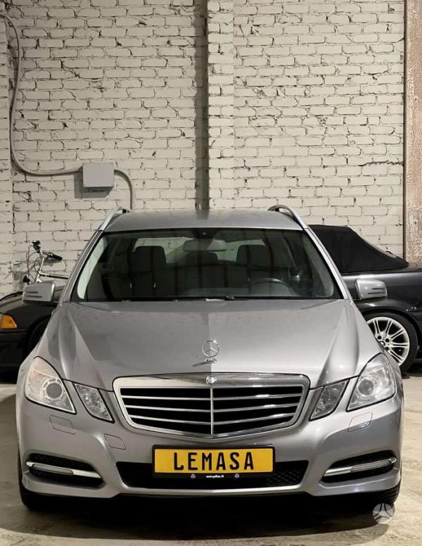 Grey Mercedes-Benz E 220 2012 in Klaipeda, with an engine capacity of 2.14 L and mileage of 357 thousand km for 5999 €, photo 6 on AUTOMOTO.COM.LV