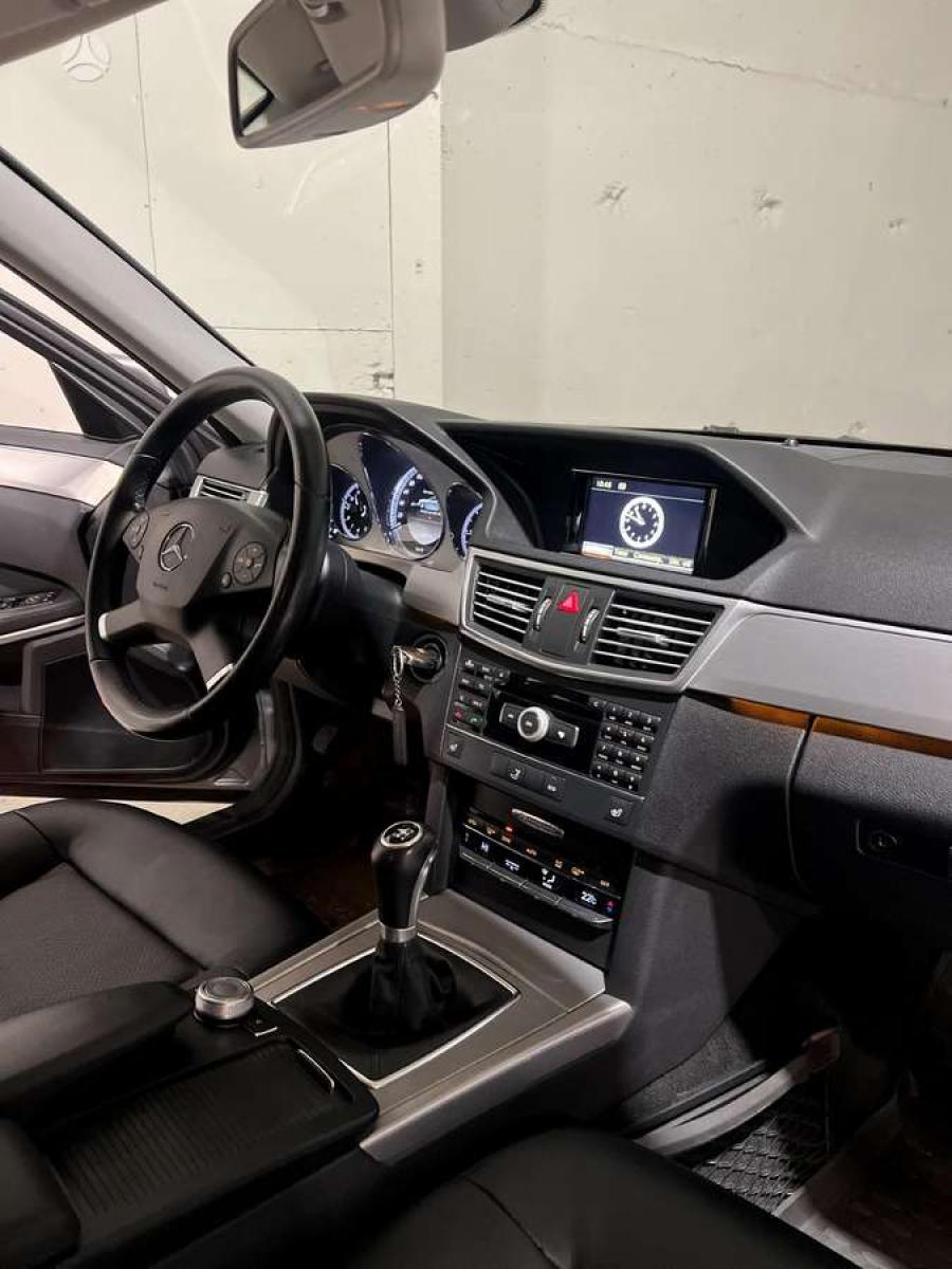 Pelēks Mercedes-Benz E 220 2012 Klaipėda, ar dzinēja tilpumu 2.14 L un nobraukumu 357 tūkst. km par 5999 €, foto 19 vietnē AUTOMOTO.COM.LV