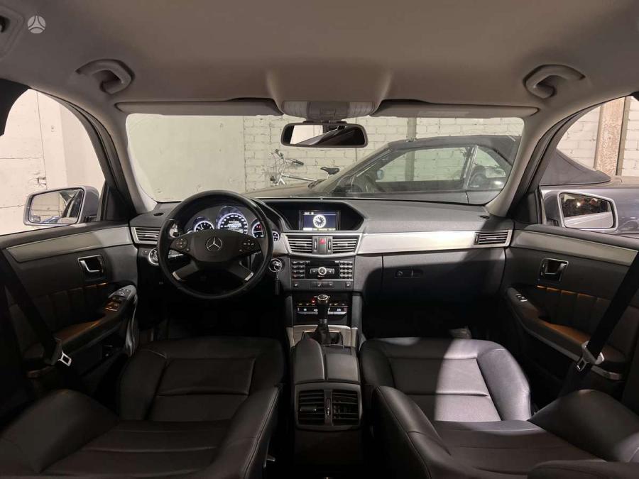 Pelēks Mercedes-Benz E 220 2012 Klaipėda, ar dzinēja tilpumu 2.14 L un nobraukumu 357 tūkst. km par 5999 €, foto 23 vietnē AUTOMOTO.COM.LV