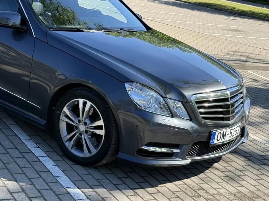 Grey Mercedes-Benz E 220 2012 in Jurmala, with an engine capacity of 2.20 L and mileage of 257 thousand km for 5950 €, photo 13 on AUTOMOTO.COM.LV