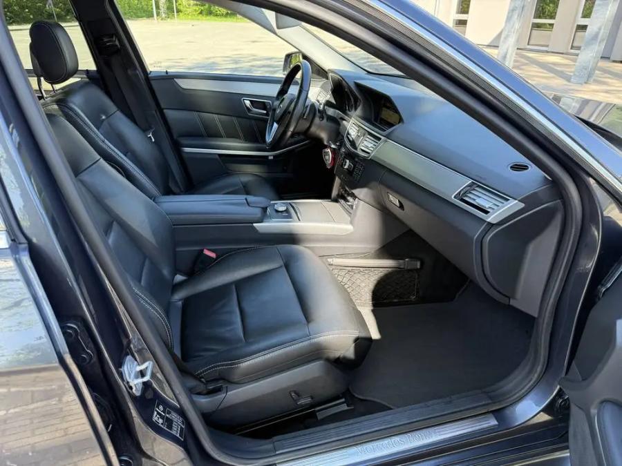 Grey Mercedes-Benz E 220 2012 in Jurmala, with an engine capacity of 2.20 L and mileage of 257 thousand km for 5950 €, photo 21 on AUTOMOTO.COM.LV