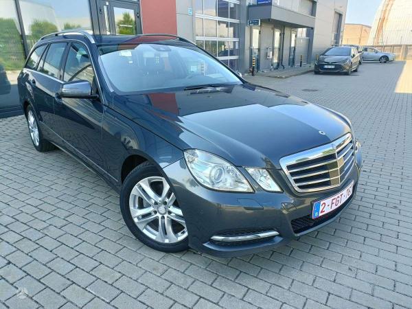 Серый Мерседес E 220 2012 в Клайпеда, объемом двигателя 2.14 л и пробегом 347 тыс. км за 6650 €, фото 1 на AUTOMOTO.COM.LV