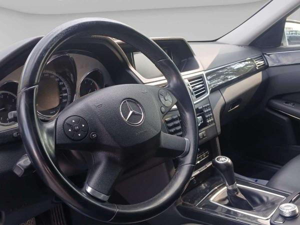 Pelēks Mercedes-Benz E 220 2012 Viļņa, ar dzinēja tilpumu 2.10 L un nobraukumu 289 tūkst. km par 6890 €, foto 7 vietnē AUTOMOTO.COM.LV