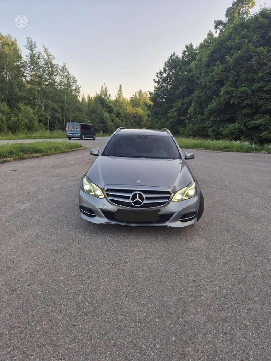 Pelēks Mercedes-Benz E 220 2013 Plungė, ar dzinēja tilpumu 2.10 L un nobraukumu 378 tūkst. km par 11800 €, foto 1 vietnē AUTOMOTO.COM.LV