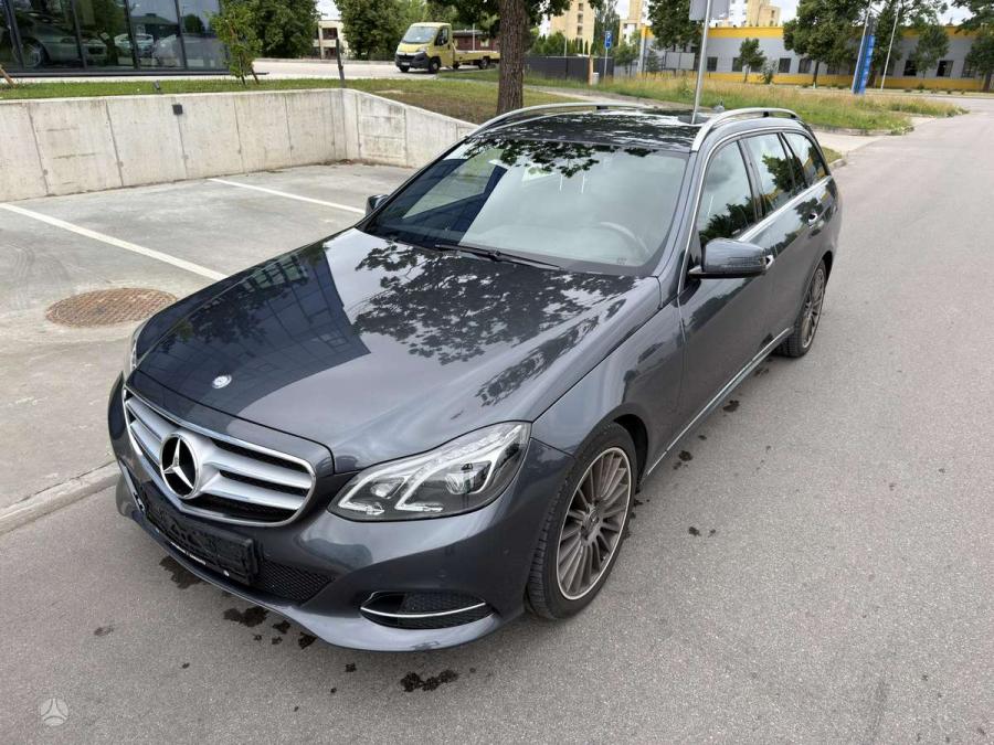 Pelēks Mercedes-Benz E 220 2013 Panevēža, ar dzinēja tilpumu 2.14 L un nobraukumu 315 tūkst. km par 7850 €, foto 4 vietnē AUTOMOTO.COM.LV