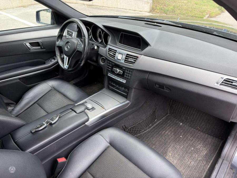 Pelēks Mercedes-Benz E 220 2013 Panevēža, ar dzinēja tilpumu 2.14 L un nobraukumu 315 tūkst. km par 7850 €, foto 16 vietnē AUTOMOTO.COM.LV