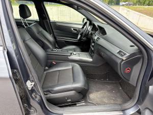 Pelēks Mercedes-Benz E 220 2013 Panevēža, ar dzinēja tilpumu 2.14 L un nobraukumu 315 tūkst. km par 7850 €, foto 17 vietnē AUTOMOTO.COM.LV