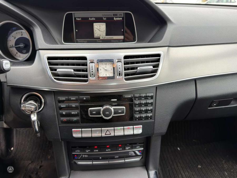 Pelēks Mercedes-Benz E 220 2013 Panevēža, ar dzinēja tilpumu 2.14 L un nobraukumu 315 tūkst. km par 7850 €, foto 18 vietnē AUTOMOTO.COM.LV