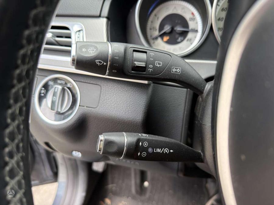 Pelēks Mercedes-Benz E 220 2013 Panevēža, ar dzinēja tilpumu 2.14 L un nobraukumu 315 tūkst. km par 7850 €, foto 22 vietnē AUTOMOTO.COM.LV