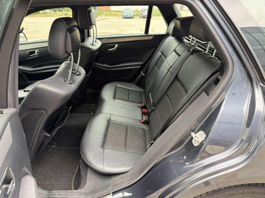 Pelēks Mercedes-Benz E 220 2013 Panevēža, ar dzinēja tilpumu 2.14 L un nobraukumu 315 tūkst. km par 7850 €, foto 30 vietnē AUTOMOTO.COM.LV