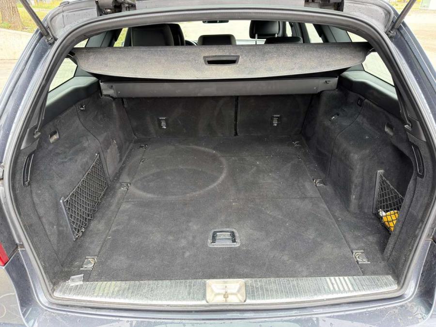Pelēks Mercedes-Benz E 220 2013 Panevēža, ar dzinēja tilpumu 2.14 L un nobraukumu 315 tūkst. km par 7850 €, foto 33 vietnē AUTOMOTO.COM.LV