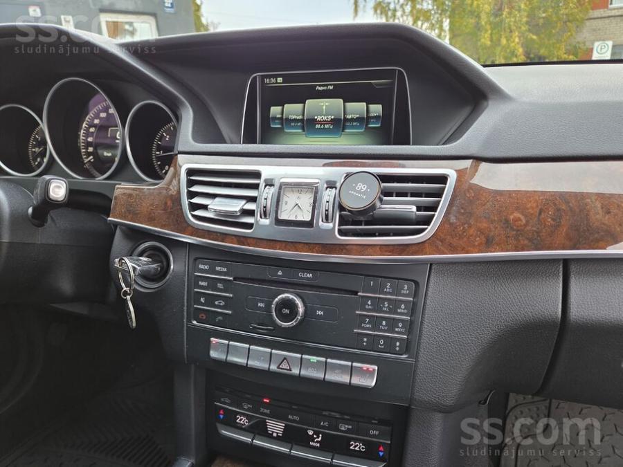 Pelēks Mercedes-Benz E 220 2015 Rīga, ar dzinēja tilpumu 2.20 L un nobraukumu 152 tūkst. km par 10950 €, foto 12 vietnē AUTOMOTO.COM.LV
