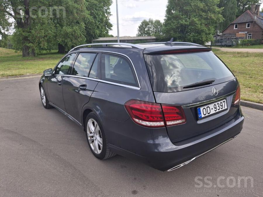 Grey Mercedes-Benz E 220 2016 in Riga, with an engine capacity of 2.20 L and mileage of 0 thousand km for 2995 €, photo 3 on AUTOMOTO.COM.LV