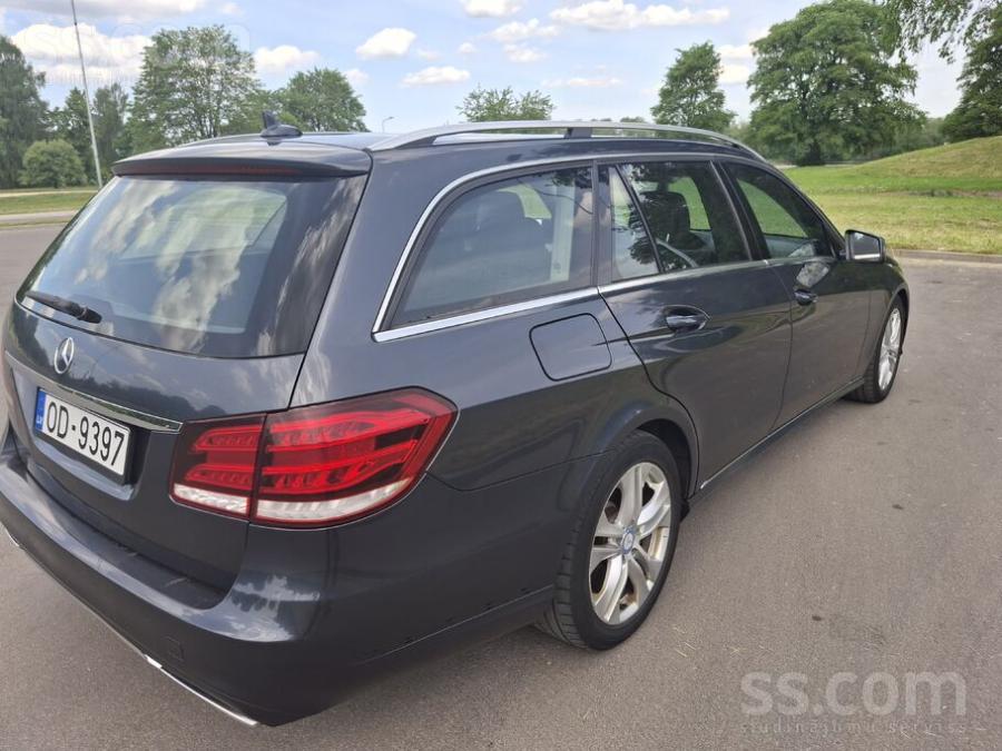 Grey Mercedes-Benz E 220 2016 in Riga, with an engine capacity of 2.20 L and mileage of 0 thousand km for 2995 €, photo 4 on AUTOMOTO.COM.LV