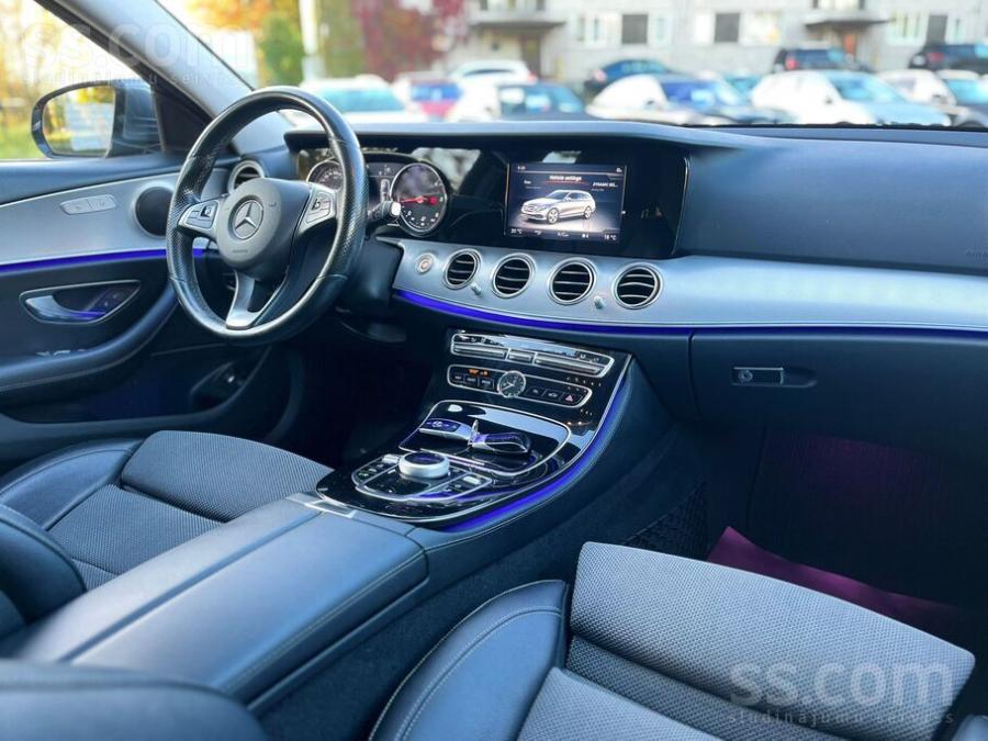 Grey Mercedes-Benz E 220 2016 in Kuldiga, with an engine capacity of 2.00 L and mileage of 293 thousand km for 13990 €, photo 13 on AUTOMOTO.COM.LV