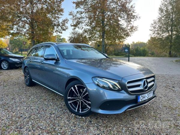 Grey Mercedes-Benz E 220 2016 in Kuldiga, with an engine capacity of 2.00 L and mileage of 293 thousand km for 13790 €, photo 1 on AUTOMOTO.COM.LV